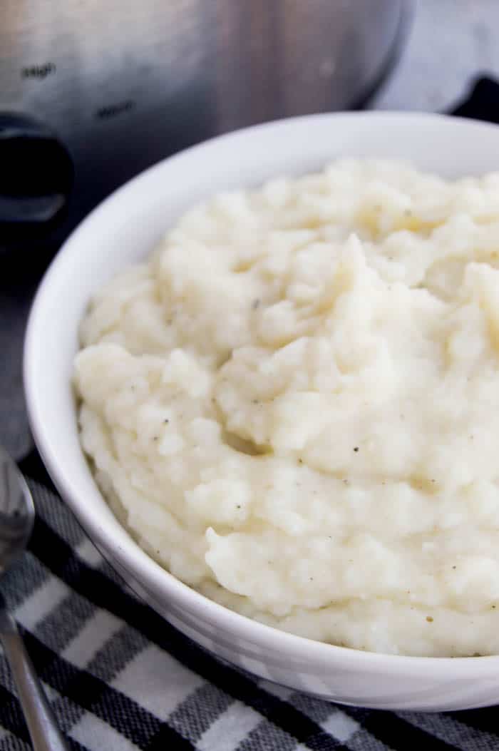 Slow Cooker Mashed Potatoes - The Diary of a Real Housewife