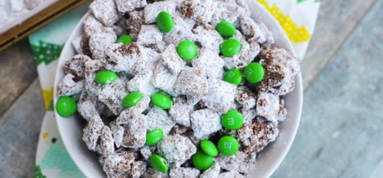 Mint Chocolate Puppy Chow • The Diary of a Real Housewife